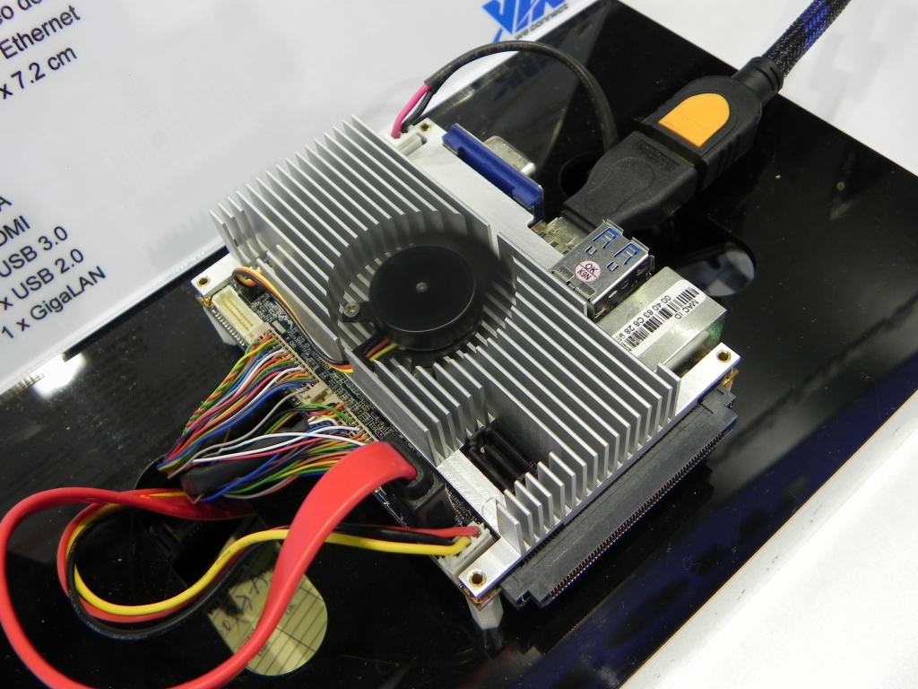 エルミタージュ秋葉原 [COMPUTEX] VIA、ARM A8やQuad Coreを搭載したPico-ITXマザーボードを展示